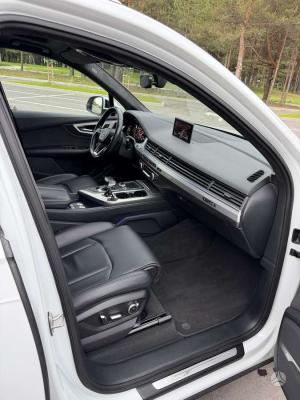 White Audi Q7 e-tron 2016 in Utena, with an engine capacity of 3.00 L and mileage of 147 thousand km for 29900 €, photo 31 on AUTOMOTO.COM.LV
