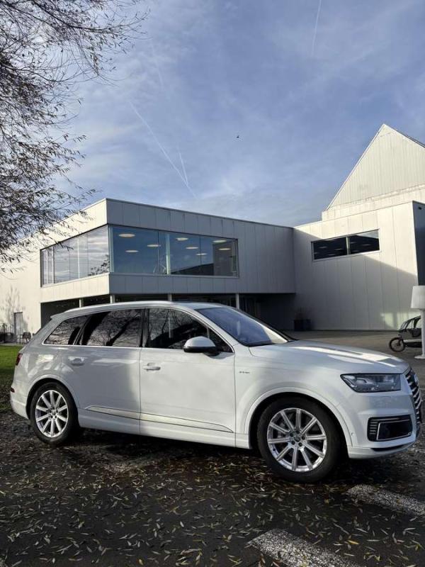 Balts Audi Q7 e-tron 2017 Kauņa, ar dzinēja tilpumu 3.00 L un nobraukumu 155 tūkst. km par 34000 €, foto 1 vietnē AUTOMOTO.COM.LV