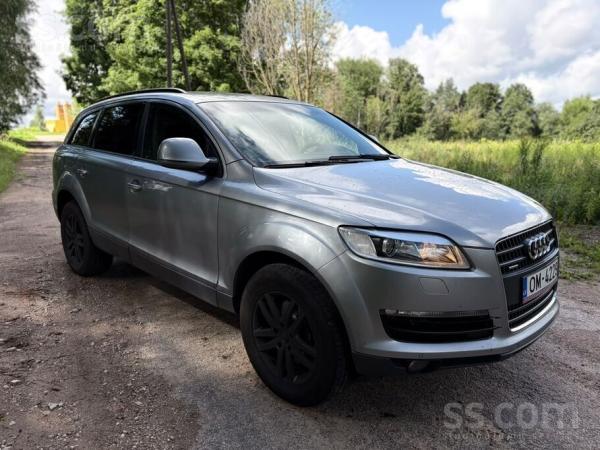 Green Audi Q7 2006 in Rezekne, with an engine capacity of 3.00 L and mileage of 453 thousand km for 3350 €, photo 2 on AUTOMOTO.COM.LV