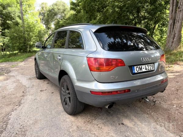 Green Audi Q7 2006 in Rezekne, with an engine capacity of 3.00 L and mileage of 453 thousand km for 3350 €, photo 4 on AUTOMOTO.COM.LV