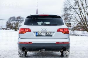 Grey Audi Q7 2006 in Riga, with an engine capacity of 3.00 L and mileage of 390 thousand km for 6790 €, photo 8 on AUTOMOTO.COM.LV