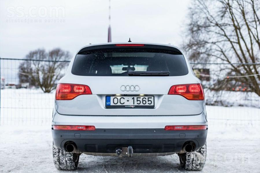 Grey Audi Q7 2006 in Riga, with an engine capacity of 3.00 L and mileage of 390 thousand km for 6790 €, photo 8 on AUTOMOTO.COM.LV