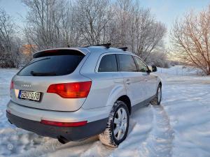 Grey Audi Q7 2006 in Vilnius, with an engine capacity of 2.97 L and mileage of 247 thousand km for 4000 €, photo 4 on AUTOMOTO.COM.LV