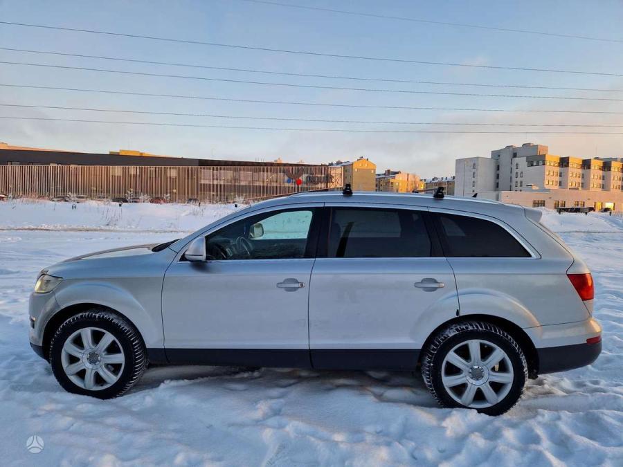 Grey Audi Q7 2006 in Vilnius, with an engine capacity of 2.97 L and mileage of 247 thousand km for 4000 €, photo 5 on AUTOMOTO.COM.LV