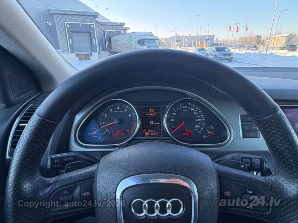 Pelēks Audi Q7 2006 Rapla, ar dzinēja tilpumu 4.20 L un nobraukumu 285 tūkst. km par 4500 €, foto 11 vietnē AUTOMOTO.COM.LV