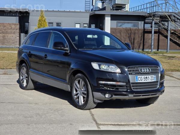 Grey Audi Q7 2006 in Riga, with an engine capacity of 3.00 L and mileage of 226 thousand km for 7700 €, photo 4 on AUTOMOTO.COM.LV