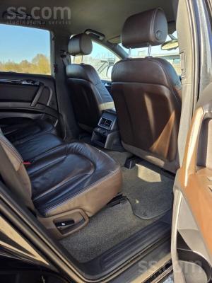 Pelēks Audi Q7 2006 Rīga, ar dzinēja tilpumu 3.00 L un nobraukumu 226 tūkst. km par 6990 €, foto 24 vietnē AUTOMOTO.COM.LV