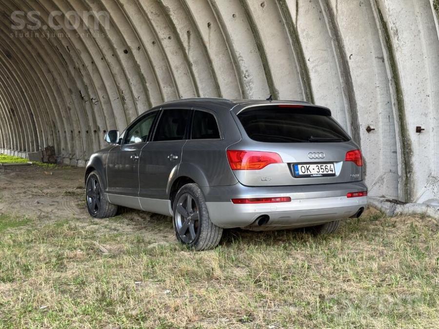 Grey Audi Q7 2006 in Riga, with an engine capacity of 3.00 L and mileage of 322 thousand km for 5500 €, photo 7 on AUTOMOTO.COM.LV