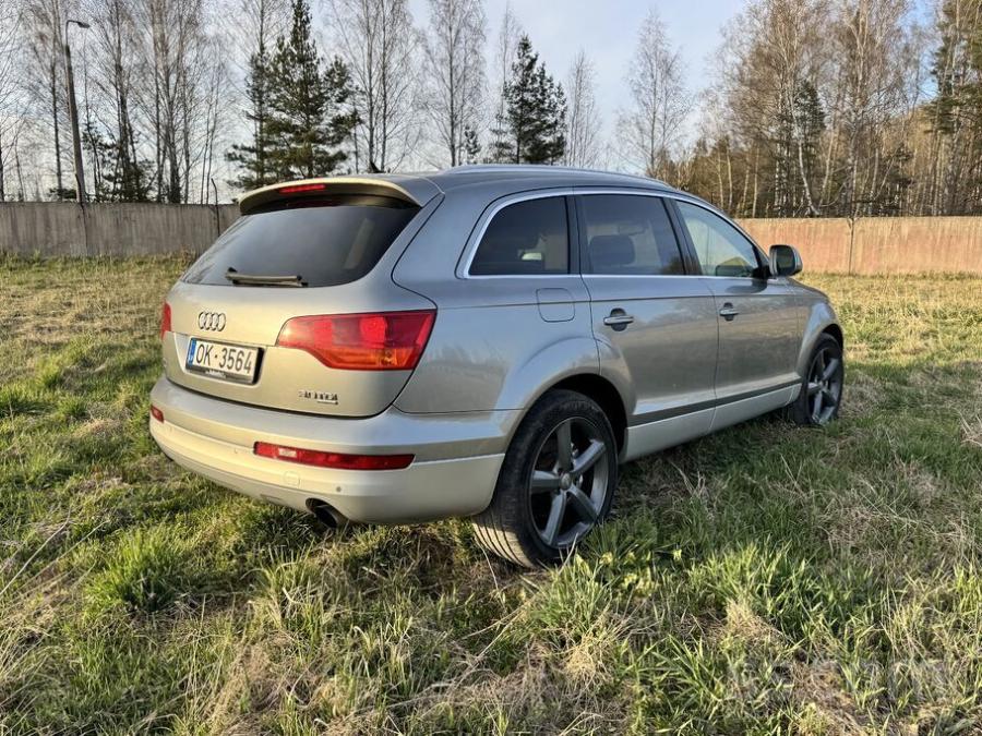 Grey Audi Q7 2006 in Riga, with an engine capacity of 3.00 L and mileage of 322 thousand km for 5500 €, photo 9 on AUTOMOTO.COM.LV