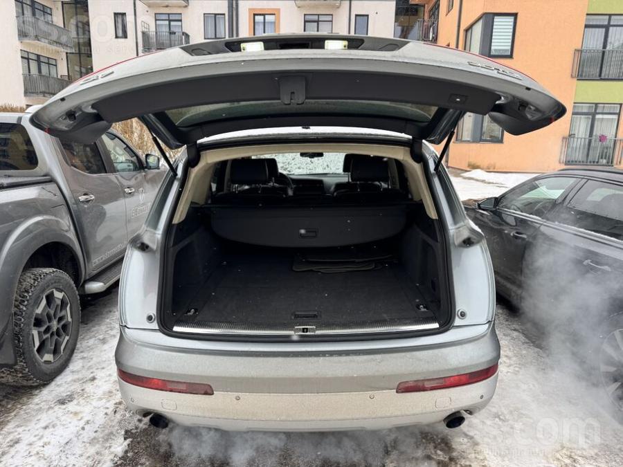 Grey Audi Q7 2006 in Riga, with an engine capacity of 3.00 L and mileage of 322 thousand km for 5500 €, photo 17 on AUTOMOTO.COM.LV