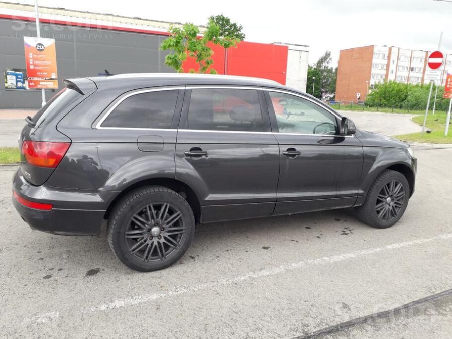 Grey Audi Q7 2006 in Jelgava, with an engine capacity of 3.00 L and mileage of 500 thousand km for 4100 €, photo 3 on AUTOMOTO.COM.LV
