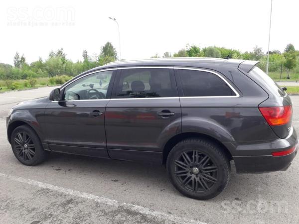 Grey Audi Q7 2006 in Jelgava, with an engine capacity of 3.00 L and mileage of 500 thousand km for 4800 €, photo 2 on AUTOMOTO.COM.LV