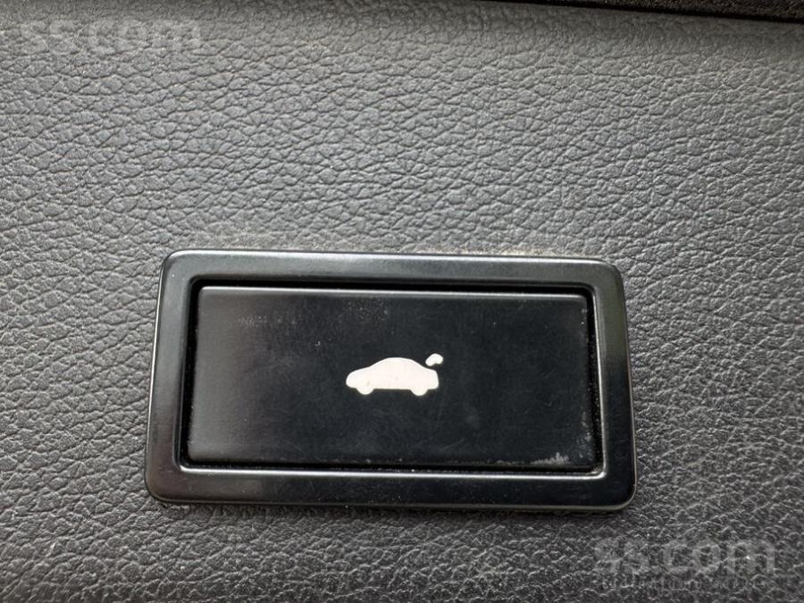 Серый Ауди Ку 7 2006 в Рига, объемом двигателя 3.00 л и пробегом 356 тыс. км за 6290 €, фото 24 на AUTOMOTO.COM.LV