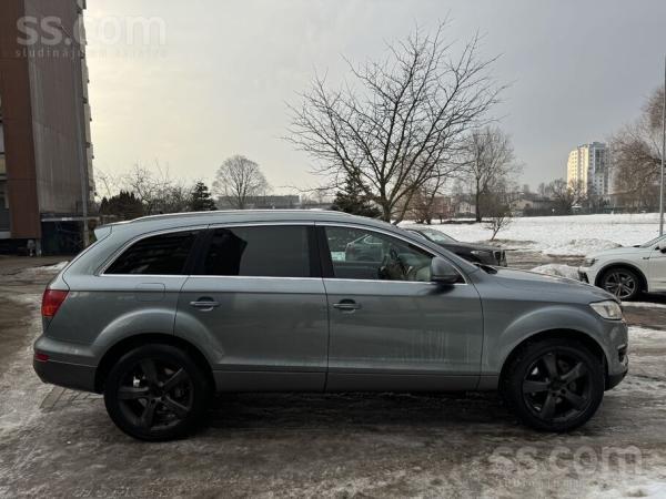 Grey Audi Q7 2006 in Riga, with an engine capacity of 3.00 L and mileage of 317 thousand km for 4990 €, photo 3 on AUTOMOTO.COM.LV