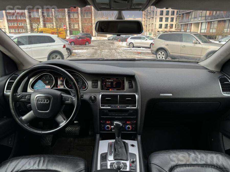 Pelēks Audi Q7 2006 Rīga, ar dzinēja tilpumu 3.00 L un nobraukumu 317 tūkst. km par 4990 €, foto 12 vietnē AUTOMOTO.COM.LV