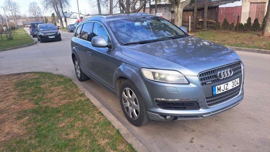 Grey Audi Q7 2006 in Jonava, with an engine capacity of 4.16 L and mileage of 186 thousand km for 5990 €, photo 3 on AUTOMOTO.COM.LV