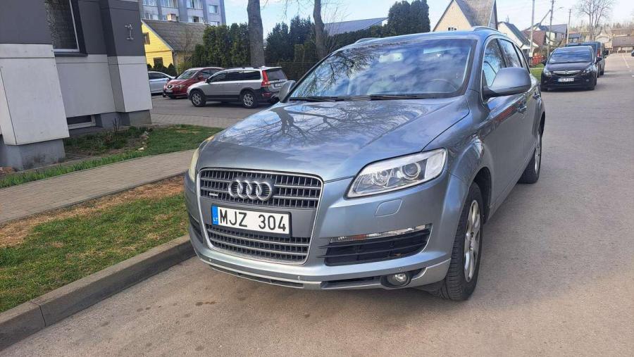 Grey Audi Q7 2006 in Jonava, with an engine capacity of 4.16 L and mileage of 186 thousand km for 5990 €, photo 4 on AUTOMOTO.COM.LV