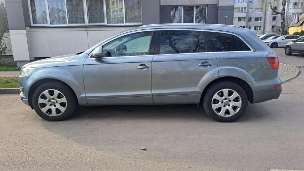 Grey Audi Q7 2006 in Jonava, with an engine capacity of 4.16 L and mileage of 186 thousand km for 5990 €, photo 6 on AUTOMOTO.COM.LV