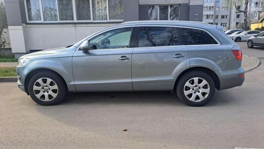Grey Audi Q7 2006 in Jonava, with an engine capacity of 4.16 L and mileage of 186 thousand km for 5990 €, photo 7 on AUTOMOTO.COM.LV