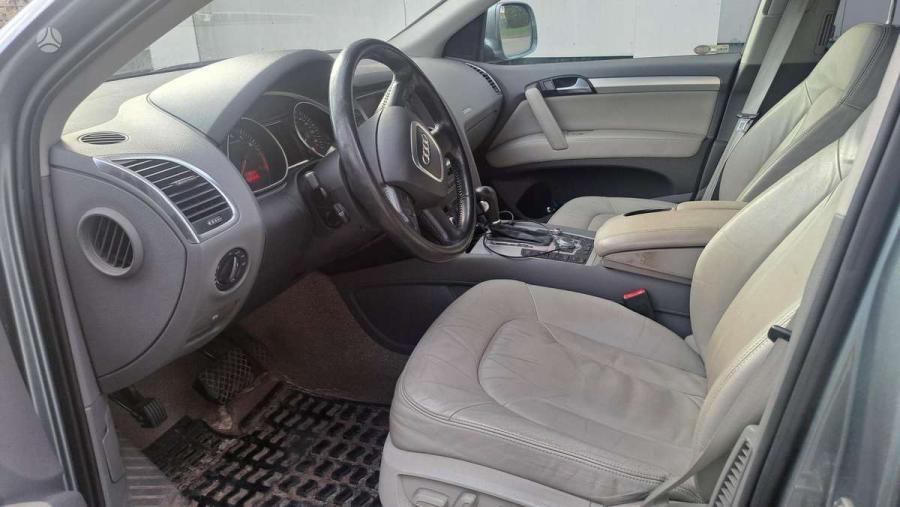 Grey Audi Q7 2006 in Jonava, with an engine capacity of 4.16 L and mileage of 186 thousand km for 5990 €, photo 9 on AUTOMOTO.COM.LV