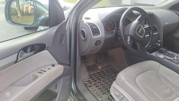 Grey Audi Q7 2006 in Jonava, with an engine capacity of 4.16 L and mileage of 186 thousand km for 5990 €, photo 10 on AUTOMOTO.COM.LV