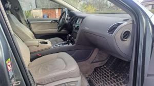 Grey Audi Q7 2006 in Jonava, with an engine capacity of 4.16 L and mileage of 186 thousand km for 5990 €, photo 14 on AUTOMOTO.COM.LV