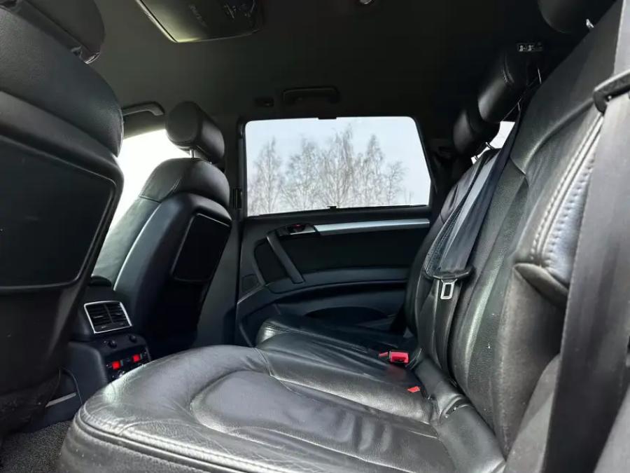 Grey Audi Q7 2006 in Riga, with an engine capacity of 3.00 L and mileage of 316 thousand km for 6390 €, photo 16 on AUTOMOTO.COM.LV