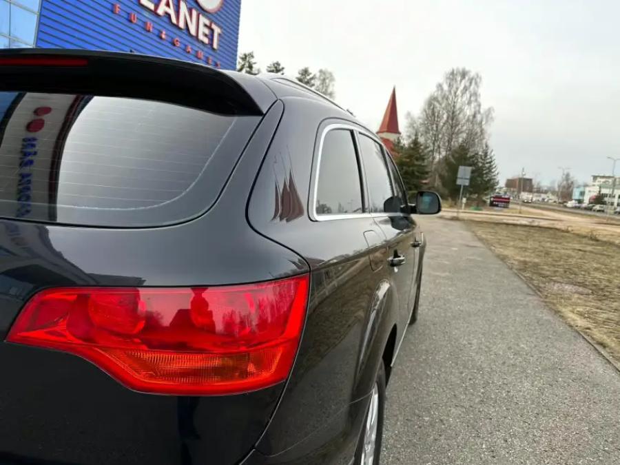 Grey Audi Q7 2006 in Riga, with an engine capacity of 3.00 L and mileage of 316 thousand km for 6390 €, photo 19 on AUTOMOTO.COM.LV