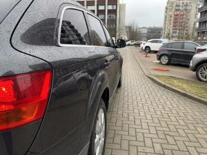 Grey Audi Q7 2006 in Riga, with an engine capacity of 3.00 L and mileage of 313 thousand km for 4990 €, photo 8 on AUTOMOTO.COM.LV