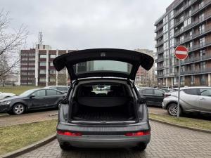 Grey Audi Q7 2006 in Riga, with an engine capacity of 3.00 L and mileage of 313 thousand km for 4990 €, photo 10 on AUTOMOTO.COM.LV