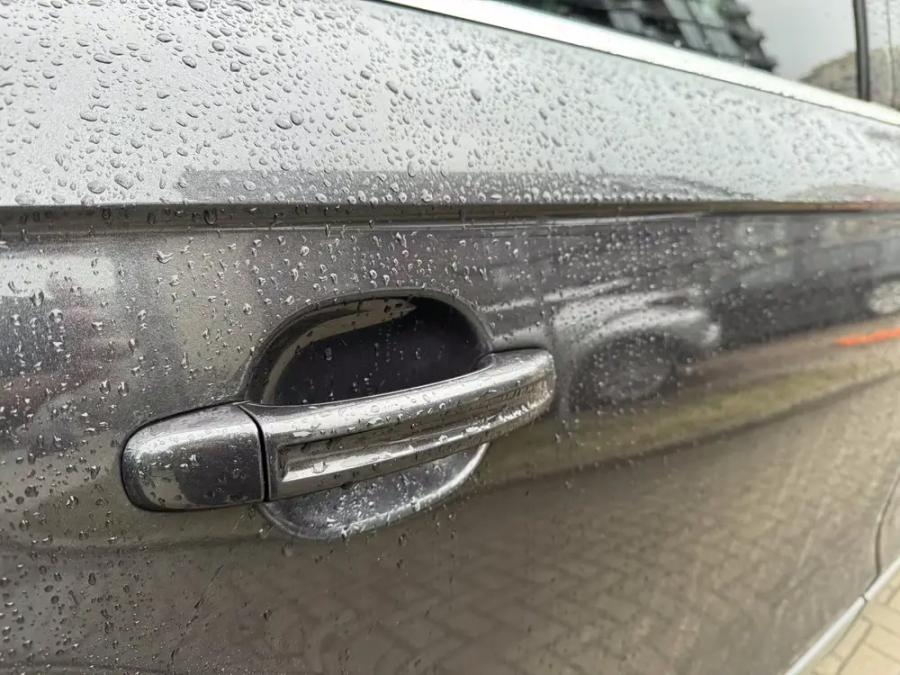 Grey Audi Q7 2006 in Riga, with an engine capacity of 3.00 L and mileage of 313 thousand km for 4990 €, photo 11 on AUTOMOTO.COM.LV