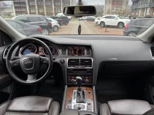 Grey Audi Q7 2006 in Riga, with an engine capacity of 3.00 L and mileage of 313 thousand km for 4990 €, photo 17 on AUTOMOTO.COM.LV