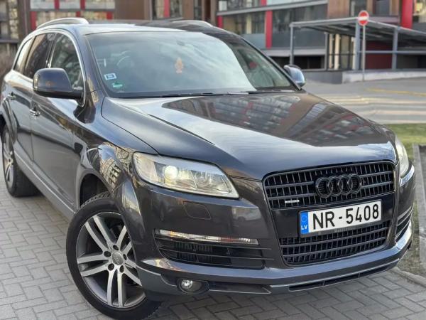 Grey Audi Q7 2006 in Riga, with an engine capacity of 3.00 L and mileage of 324 thousand km for 6490 €, photo 1 on AUTOMOTO.COM.LV