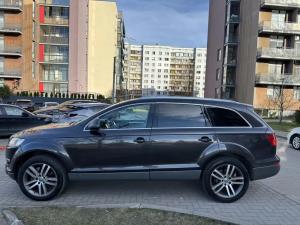 Grey Audi Q7 2006 in Riga, with an engine capacity of 3.00 L and mileage of 324 thousand km for 6490 €, photo 3 on AUTOMOTO.COM.LV