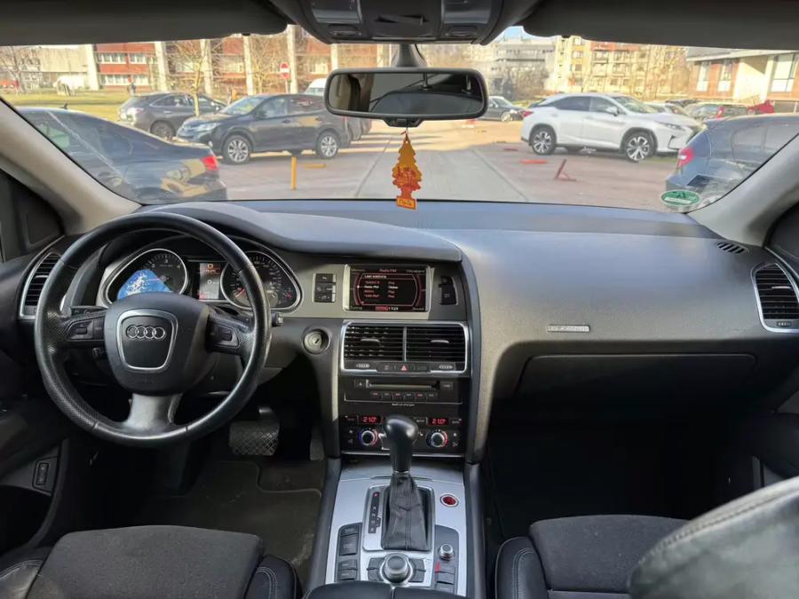 Grey Audi Q7 2006 in Riga, with an engine capacity of 3.00 L and mileage of 324 thousand km for 6490 €, photo 21 on AUTOMOTO.COM.LV