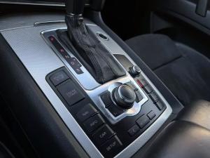 Grey Audi Q7 2006 in Riga, with an engine capacity of 3.00 L and mileage of 324 thousand km for 6490 €, photo 32 on AUTOMOTO.COM.LV
