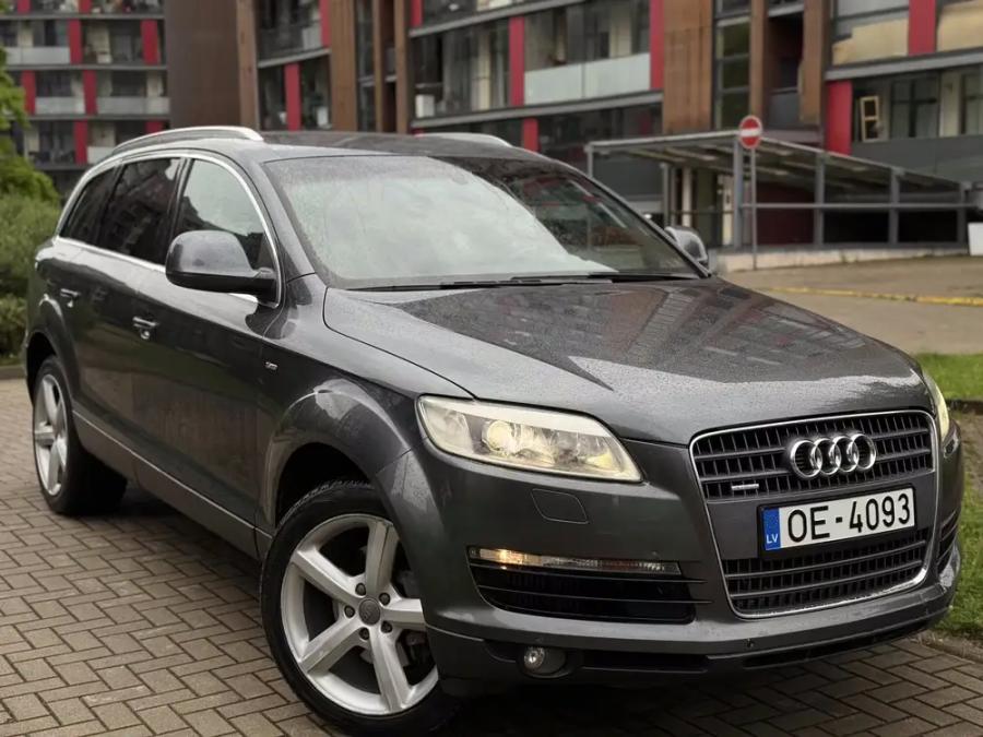 Grey Audi Q7 2006 in Riga, with an engine capacity of 3.00 L and mileage of 325 thousand km for 5990 €, photo 1 on AUTOMOTO.COM.LV