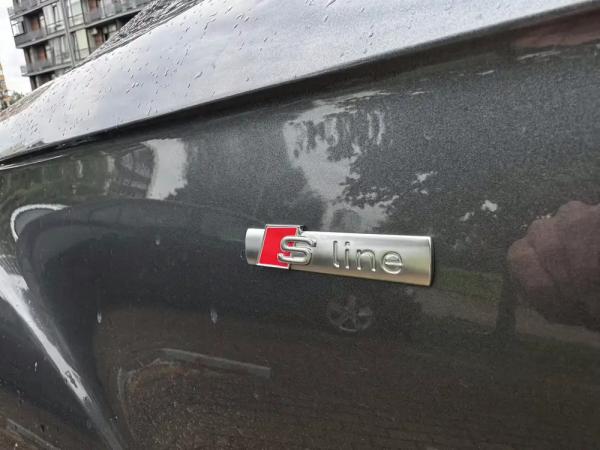 Grey Audi Q7 2006 in Riga, with an engine capacity of 3.00 L and mileage of 325 thousand km for 5990 €, photo 2 on AUTOMOTO.COM.LV