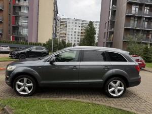 Grey Audi Q7 2006 in Riga, with an engine capacity of 3.00 L and mileage of 325 thousand km for 5990 €, photo 4 on AUTOMOTO.COM.LV