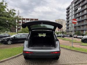 Grey Audi Q7 2006 in Riga, with an engine capacity of 3.00 L and mileage of 325 thousand km for 5990 €, photo 7 on AUTOMOTO.COM.LV
