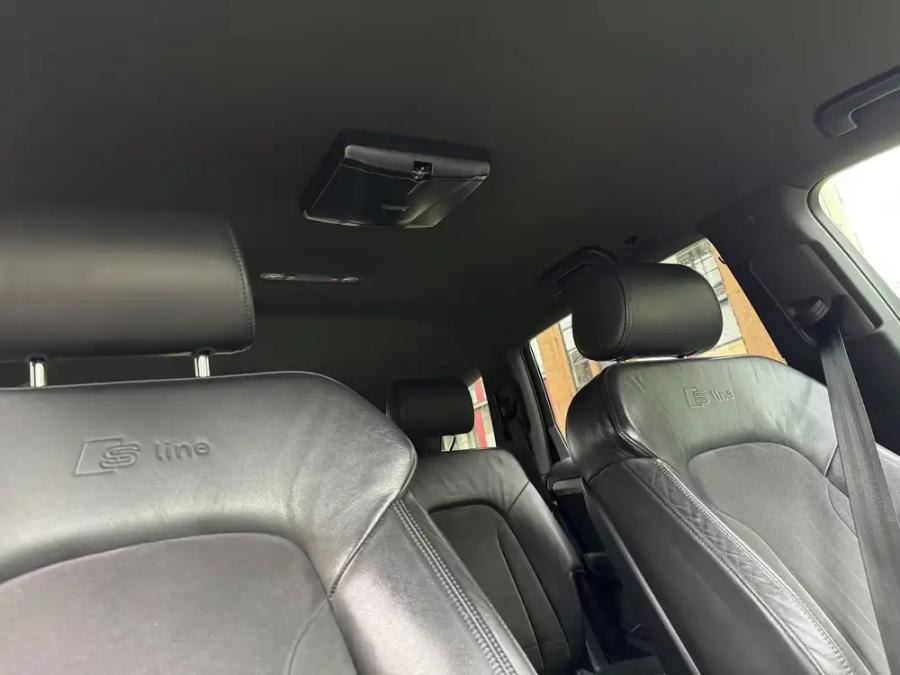 Grey Audi Q7 2006 in Riga, with an engine capacity of 3.00 L and mileage of 325 thousand km for 5990 €, photo 14 on AUTOMOTO.COM.LV