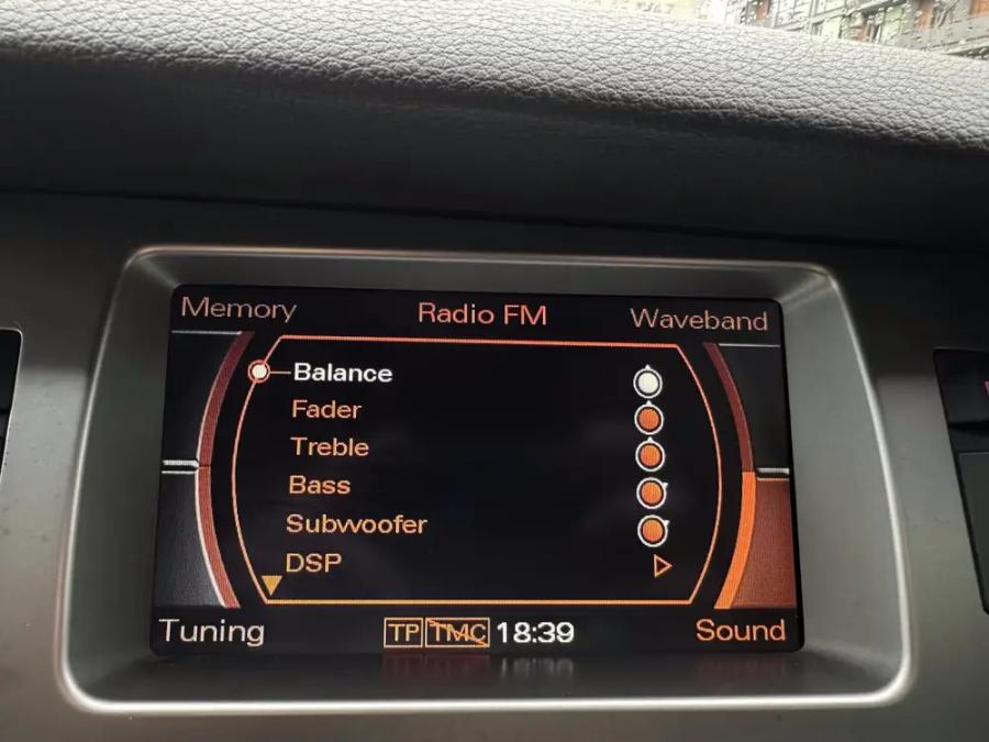 Grey Audi Q7 2006 in Riga, with an engine capacity of 3.00 L and mileage of 325 thousand km for 5990 €, photo 20 on AUTOMOTO.COM.LV