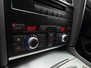 Grey Audi Q7 2006 in Riga, with an engine capacity of 3.00 L and mileage of 325 thousand km for 5990 €, photo 21 on AUTOMOTO.COM.LV