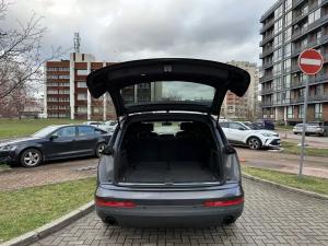 Grey Audi Q7 2006 in Riga, with an engine capacity of 3.00 L and mileage of 344 thousand km for 6490 €, photo 5 on AUTOMOTO.COM.LV