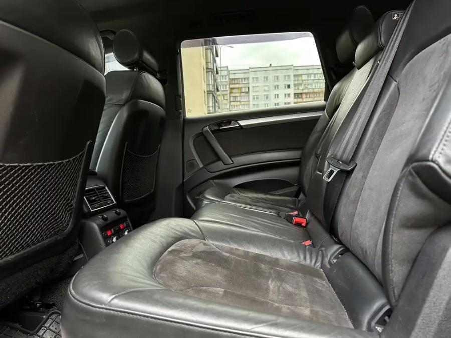 Grey Audi Q7 2006 in Riga, with an engine capacity of 3.00 L and mileage of 344 thousand km for 6490 €, photo 9 on AUTOMOTO.COM.LV