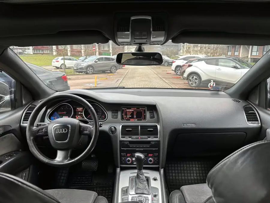 Grey Audi Q7 2006 in Riga, with an engine capacity of 3.00 L and mileage of 344 thousand km for 6490 €, photo 10 on AUTOMOTO.COM.LV