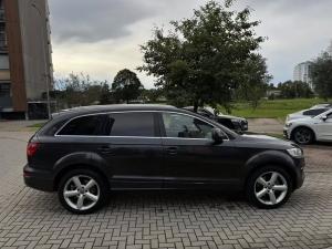 Grey Audi Q7 2006 in Riga, with an engine capacity of 3.00 L and mileage of 356 thousand km for 7490 €, photo 4 on AUTOMOTO.COM.LV