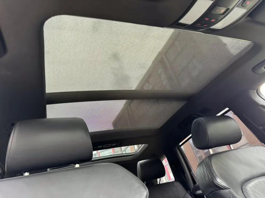 Grey Audi Q7 2006 in Riga, with an engine capacity of 3.00 L and mileage of 356 thousand km for 7490 €, photo 15 on AUTOMOTO.COM.LV