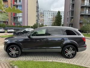 Grey Audi Q7 2006 in Riga, with an engine capacity of 3.00 L and mileage of 328 thousand km for 5990 €, photo 5 on AUTOMOTO.COM.LV