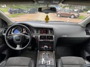 Grey Audi Q7 2006 in Riga, with an engine capacity of 3.00 L and mileage of 328 thousand km for 5990 €, photo 14 on AUTOMOTO.COM.LV
